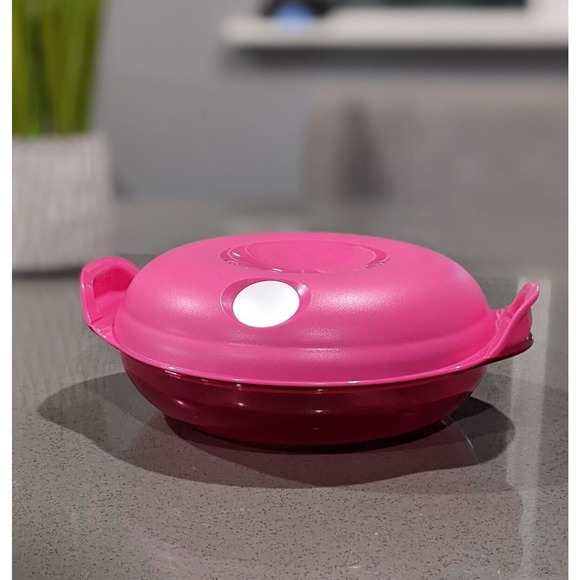 Tupperware | Kitchen | Tupperware Round Heat N Serve Microwave ...